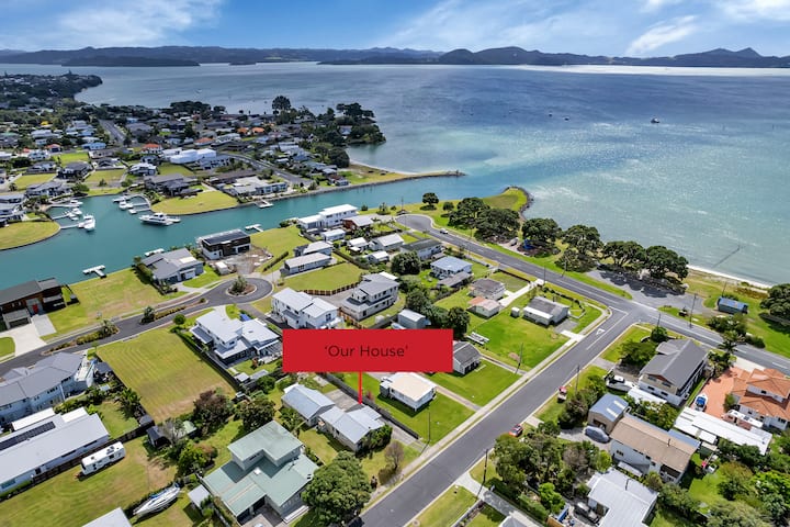 Singles Or Couples Option! Beach! Hot Tub! Pets - Ruakākā