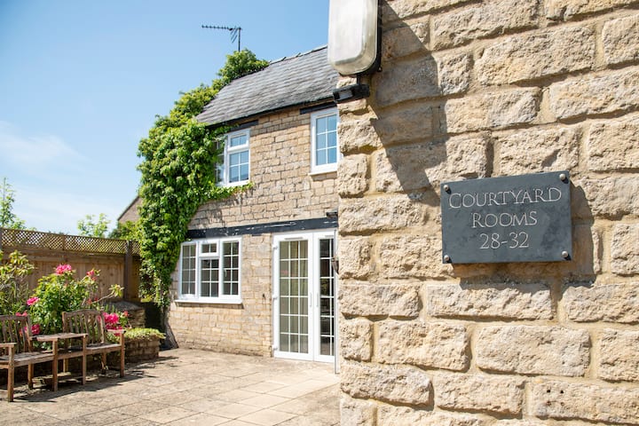 16th C Vets / Apothecaries B&b - Tetbury