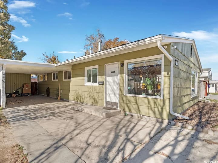 Entire Home Near Mouth Of Big Cottonwood Canyon - Cottonwood Heights, UT