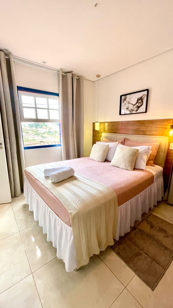 Casa No Centro  Com Garagem - 
Casa Das Esmeraldas - Ouro Preto