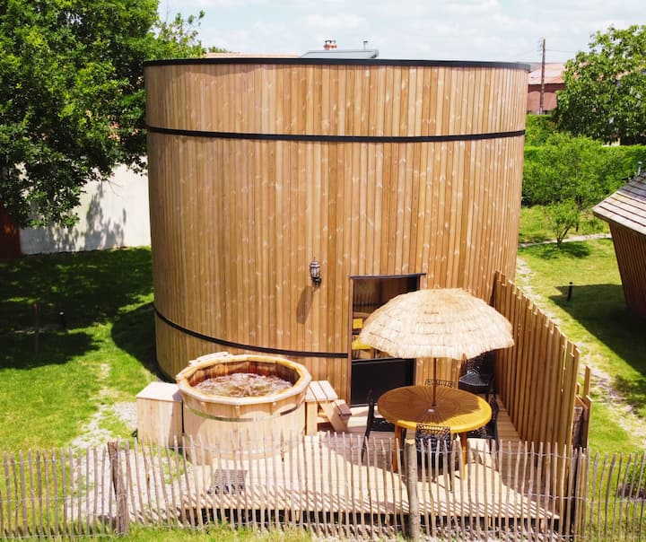 La Cabane Tonneau Pour Un Séjour Insolite - Vendée