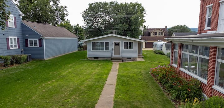 Downtown Two Bedroom House, Near The River! - Minnesota