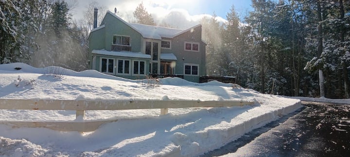 Lake House In The Trees - Laconia, NH