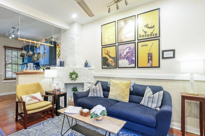 Courtyard Cottage: Cute, Cozy And Walkable - Savannah, GA