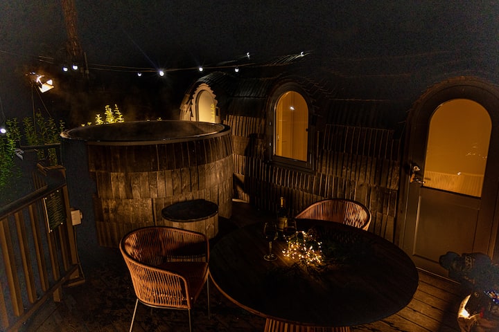 Bramble Cabin | Romantic Hideaway With Hot Tub - Waterford