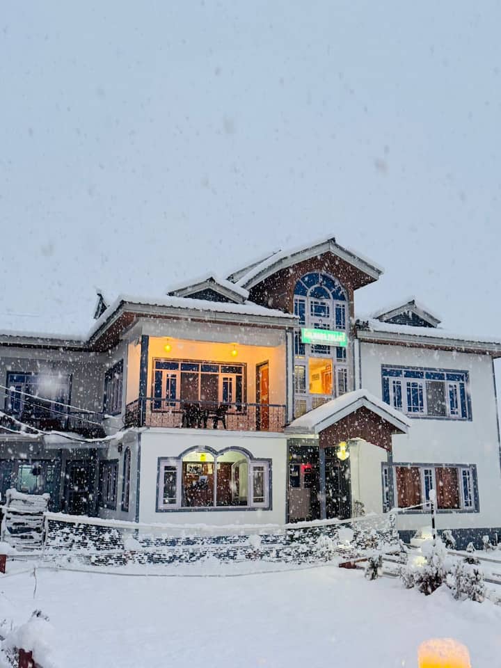 The Gulmarg Palace 03 - Gulmarg