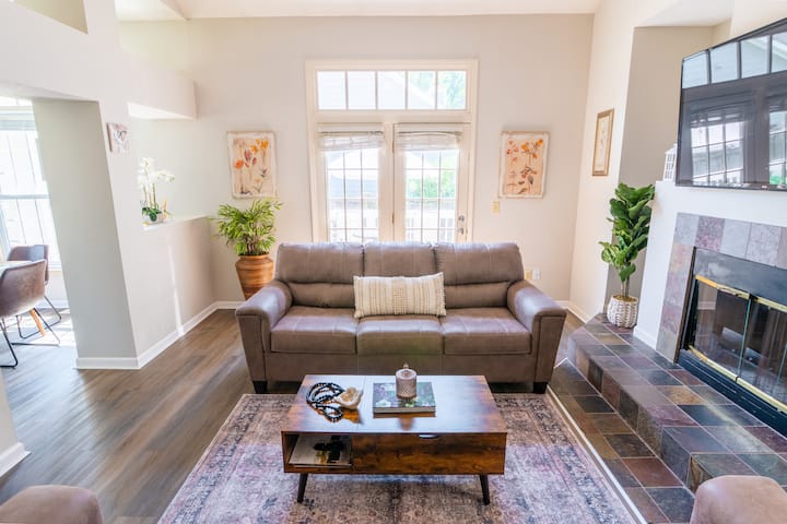 Jacuzzi,crib,grill ,Kids Essentials,walk To Stores - エイペックス, NC