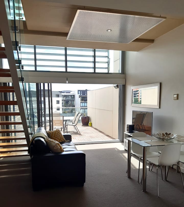 Amazing Location - 1 Br Loft Unit In Braddon - Canberra