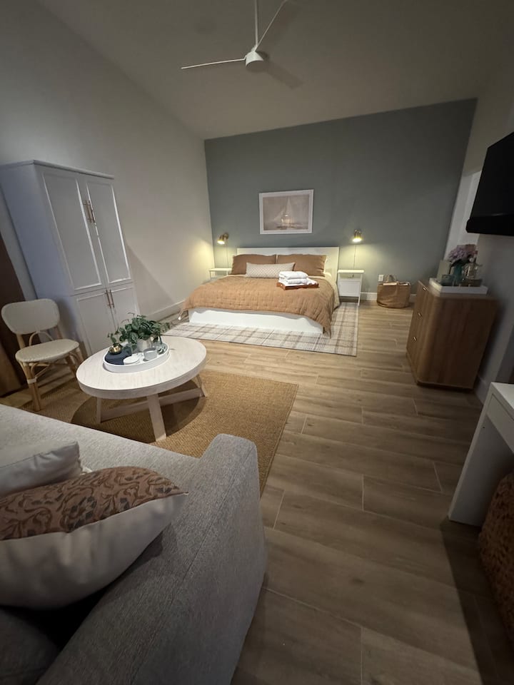 Lido Beach Bungalow - Sarasota, FL