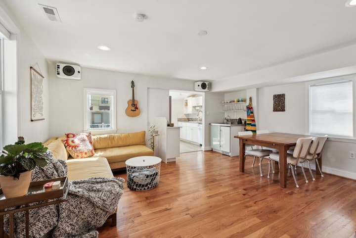 Blue Moon Beach Cottage: Our Quiet Family Home - Atlantic City, NJ