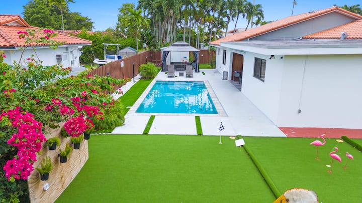 Oasis Tropical Miami- Fun Mini Golf & Heated Pool - Miami International Airport (MIA)