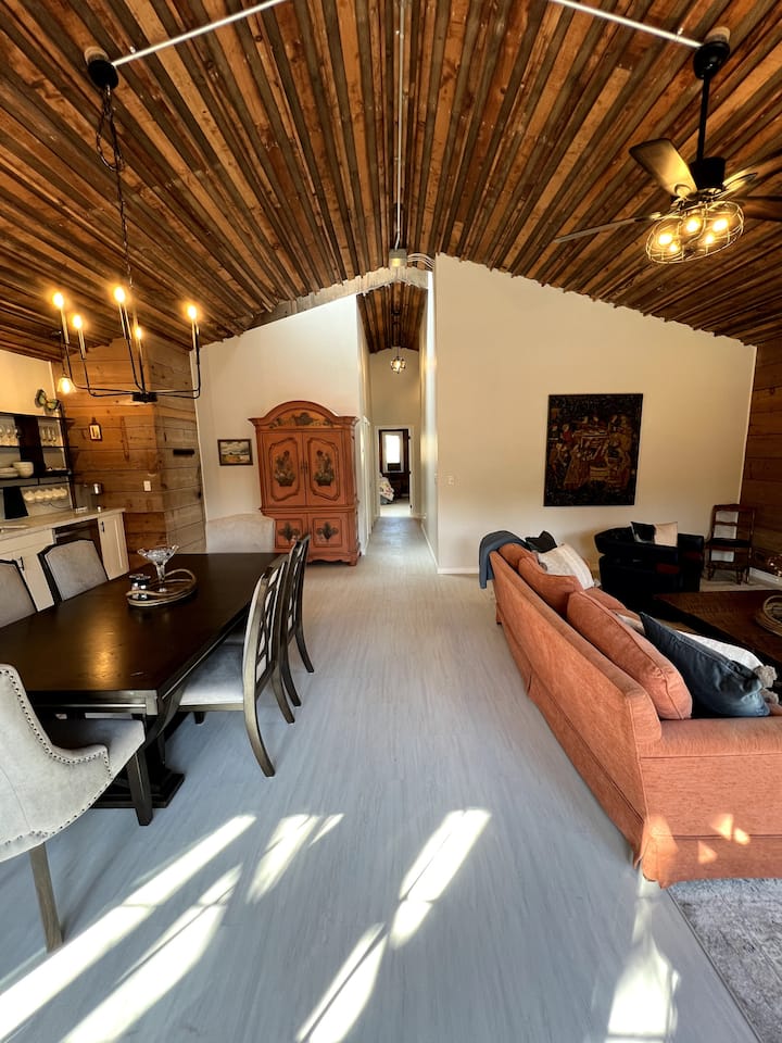 Vintage Roost At Fleming Farms - Beamsville