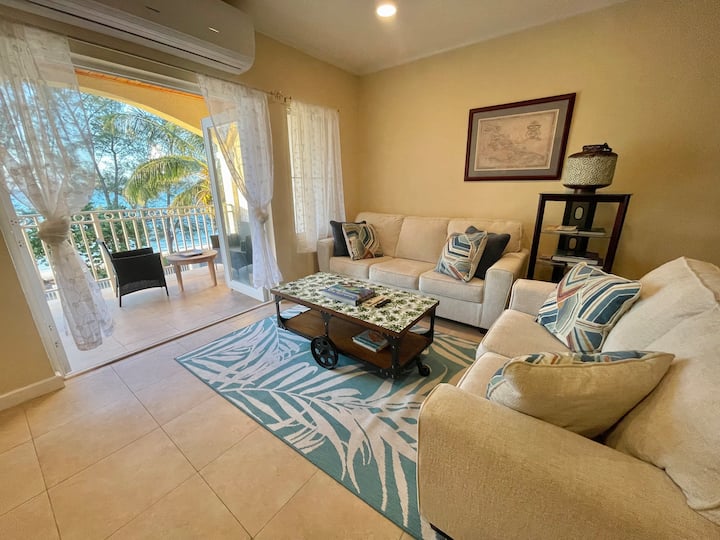 *New* Beach Front Condo - Nassau