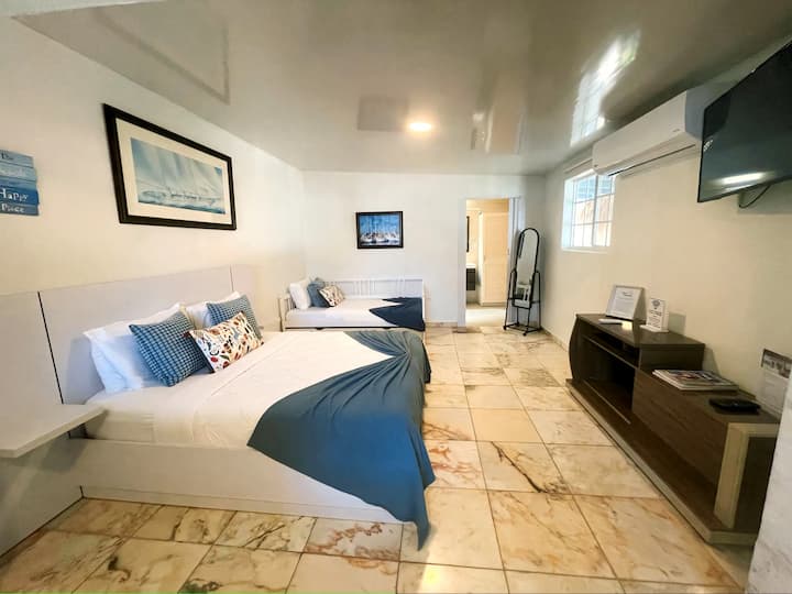 Studio At Homey – Garden, Pool & Great Location - Aruba