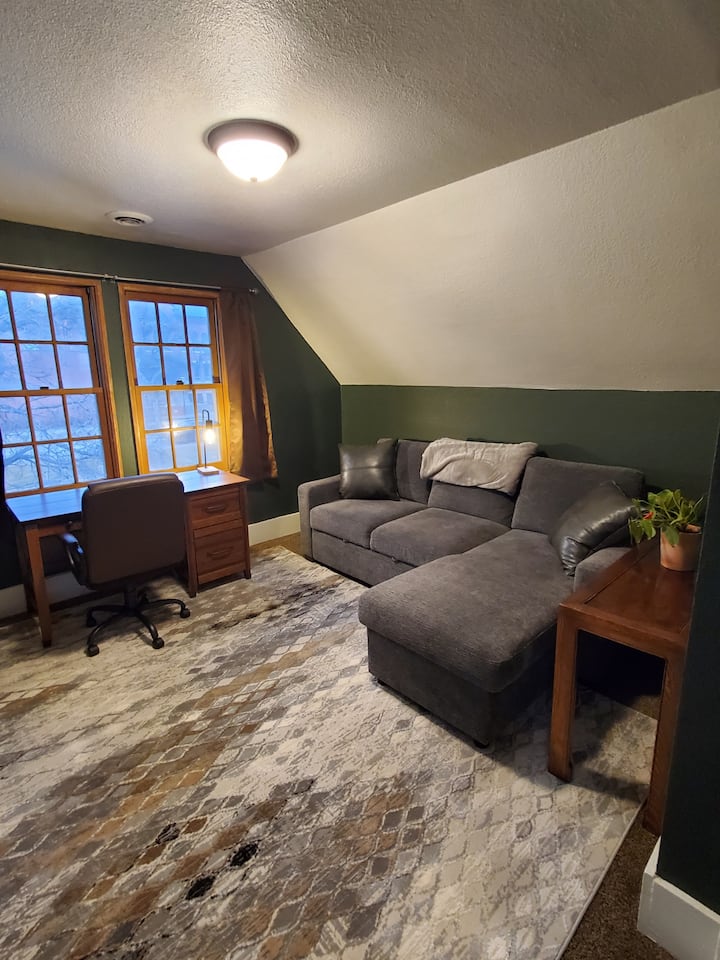 Cozy 1-bedroom Townhouse Downtown Colorado Springs - Colorado Springs, CO