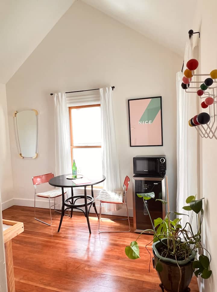 Unique Serene Loft
Walk To Rev Hall + Coffee! - Portland, OR