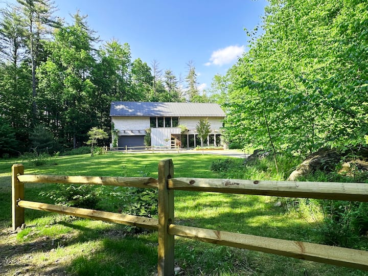 Modern Summer Escape - Woodstock, NY