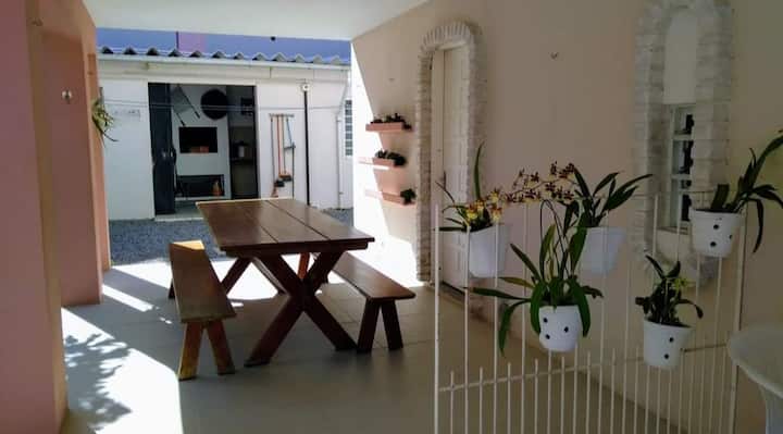 Apto De 2 Dorm Em Canasvieiras - Florianópolis