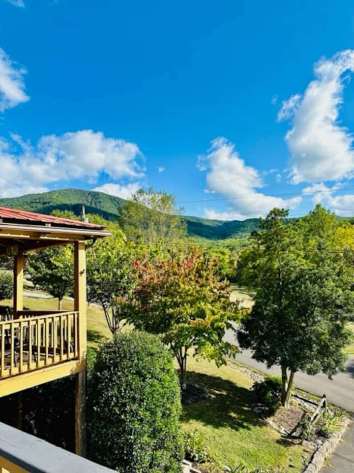 Look! Family Escape/hot Tub/quiet/ View/location - Townsend, TN