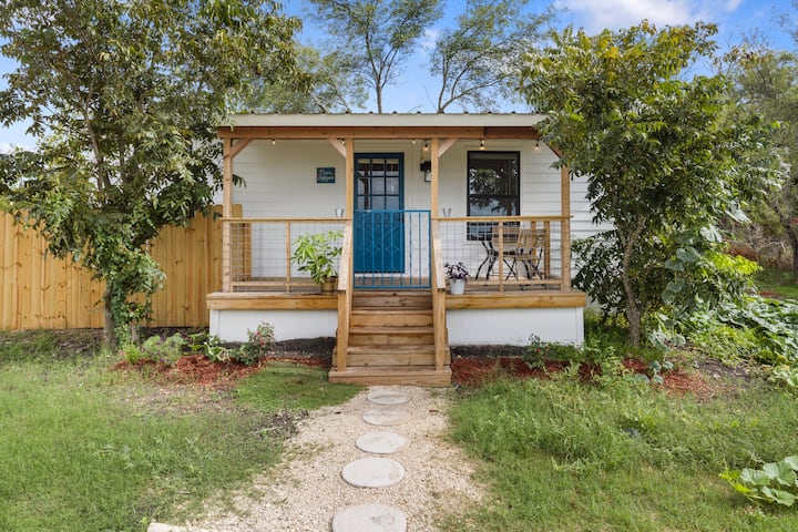 Casa Antigua | Cozy Boutique Retreat - San Marcos, TX