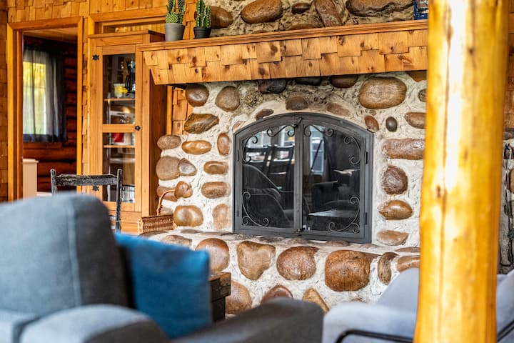 Chalet En Bord De Rivière Avec Bbq, Spa Et Foyers - Quebec