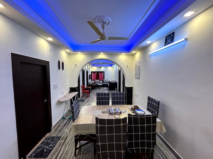 4 Bhk Entire Flat Sector V Saltlake Lagoon Retreat - Kolkata