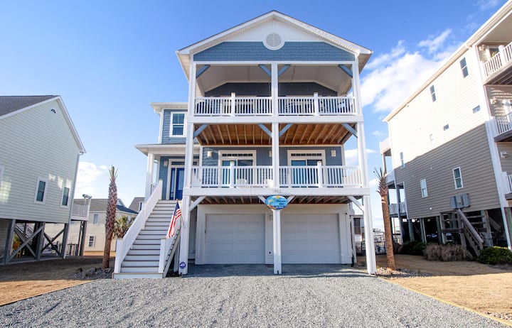 Ocean-view Home W/ Hot Tub, Fire Pit & Elevator - Surf City, NC