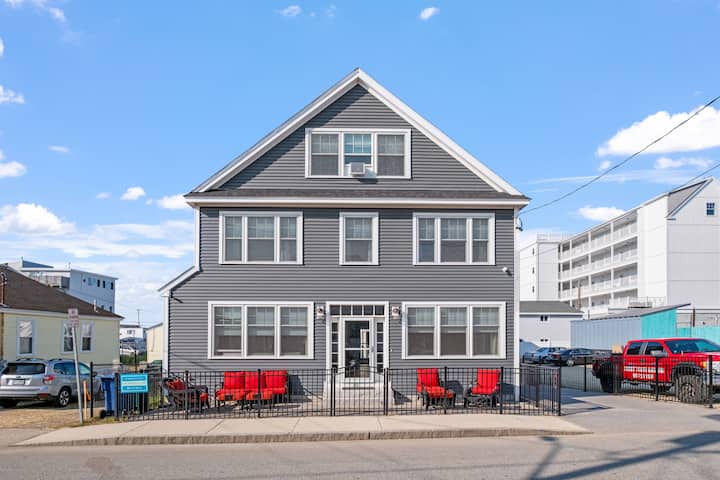 Steps To Beach/dwntwn,5 Bdrm,2 Park Spot,pets Ok! - Hampton Beach, NH