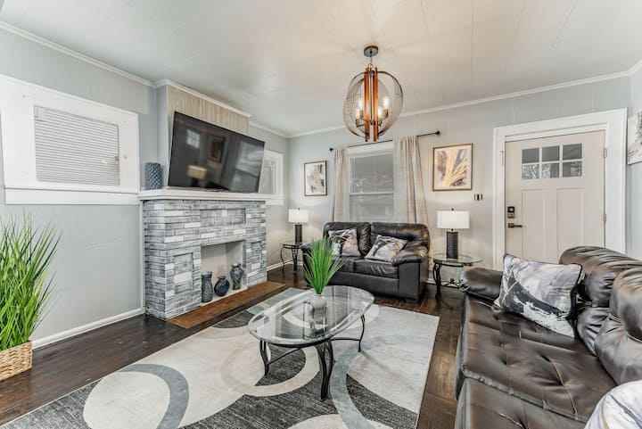Cozy Bungalow In Midtown - Wichita, KS