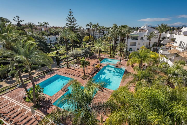 Luxurious 4-bedroom Duplex, Puerto Banus, Marbella - Marbella