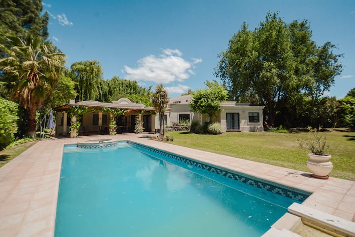 Casa Aurora Mendoza - Argentina