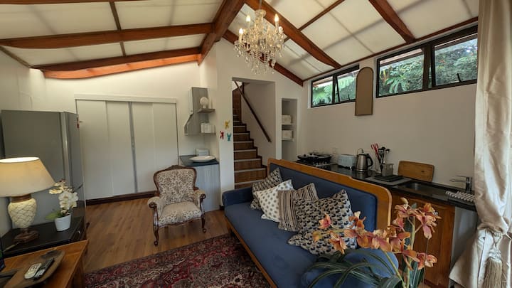 Enchanted Garden Cottage: A Lush Haven Retreat - Centurion
