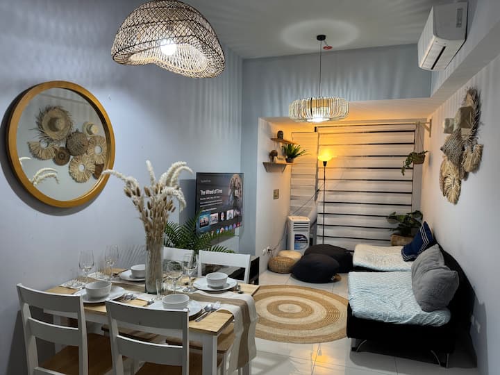 Uptown Bgc Cozy 3br Suite W/fast Wifi & Bathtub - Taguig