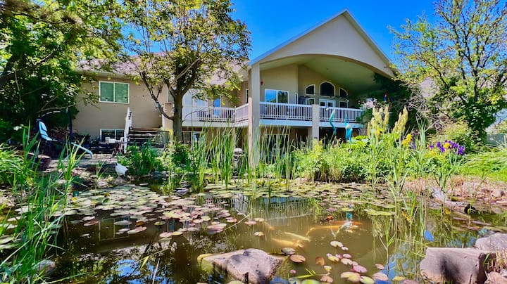 Exquisite House With Gourmet Kitchen And Koi Pond - Loveland Living Planet Aquarium, Draper