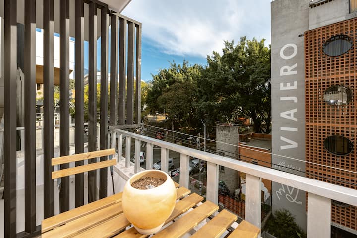 M501 Poblado Apt Close To Lleras Park| Jacuzzi|a/c - Medellín