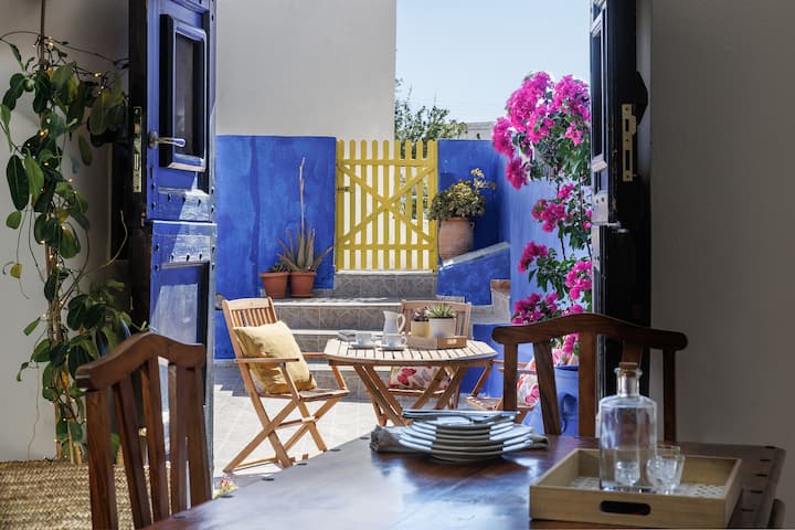 Anedosa Cave House - Santorini