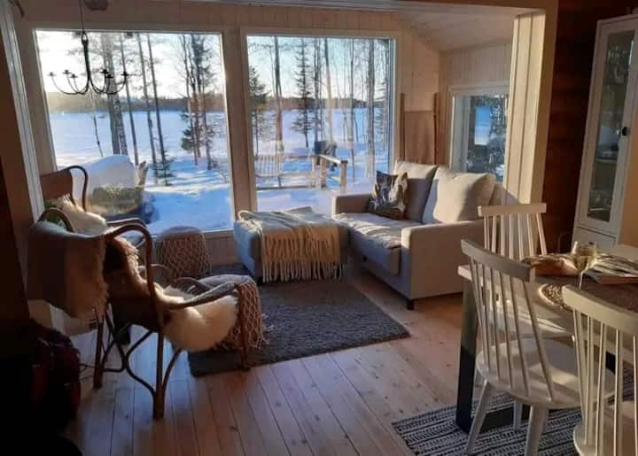Mökki Ja Savusauna Pienen Järven Rannalla - Lapinlahti