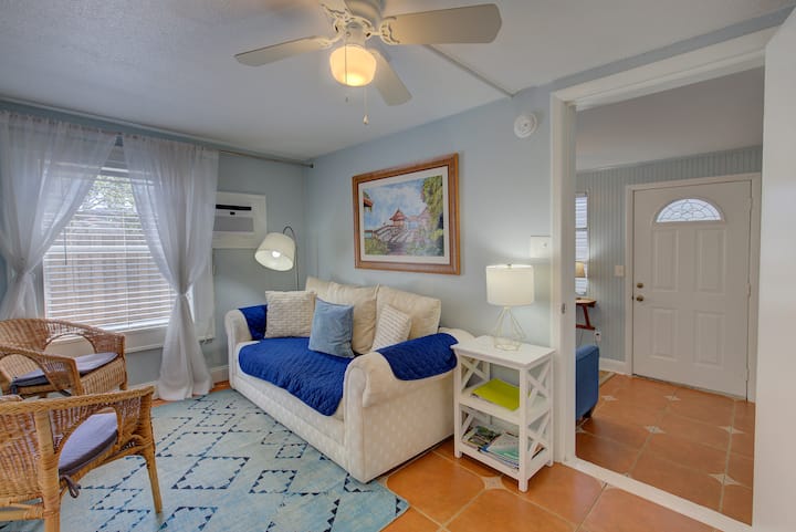 Downtown Dunedin 917-1/2 - Dunedin, FL