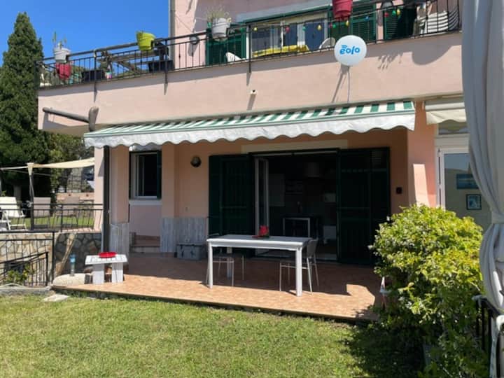 Lovely Apartment In Villa: Garden & Panoramic View - Laigueglia