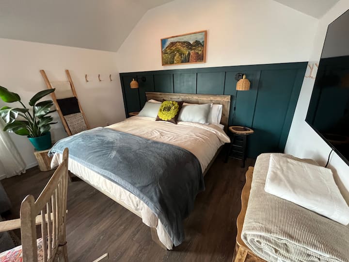 Birdsong Ridge Guesthouse - Vernon, BC, Canada