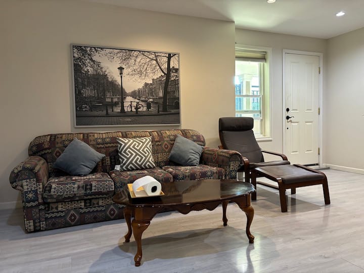 Private Entrance, Close 2 Skytrains, Sfu, Lougheed - Cypress Mountain