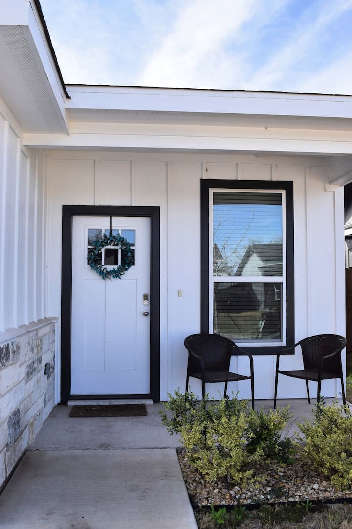 Cozy And Quiet: 3/2 Duplex With A View! - Temple, TX