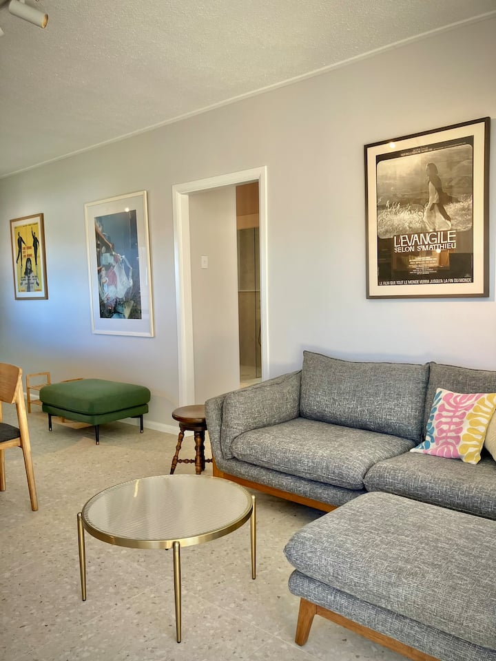 Mid-century Modern Retreat - Brisbane