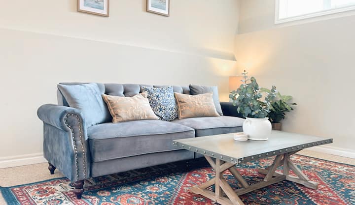 Cozy Retreat: Your Home Away - Barrie