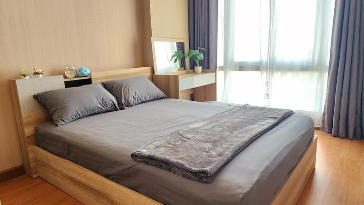 Cozy Room Near Bkkairport, Arl+ Pool&gym/foodplaza - Bangkok Suvarnabhumi Airport (BKK)