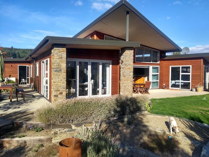 Cedar House - Wanaka
