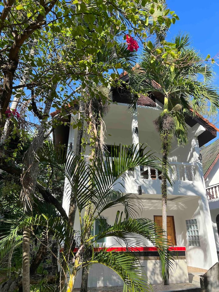 Villa Studio Paisible Avec Balcon Près De La Plage - Patong Beach