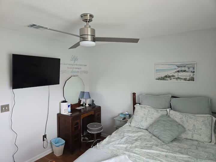 Huck's Peaceful Retreat - Jacksonville, FL