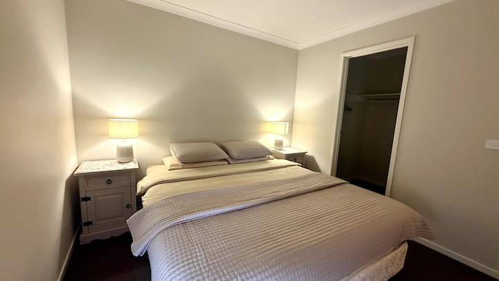 Comfortable And Contemporary In Clyde North - Clyde North