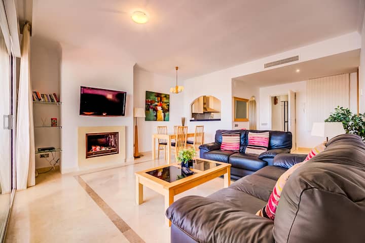 Stunning Apartment With Golf Course And Sea Views - San Roque